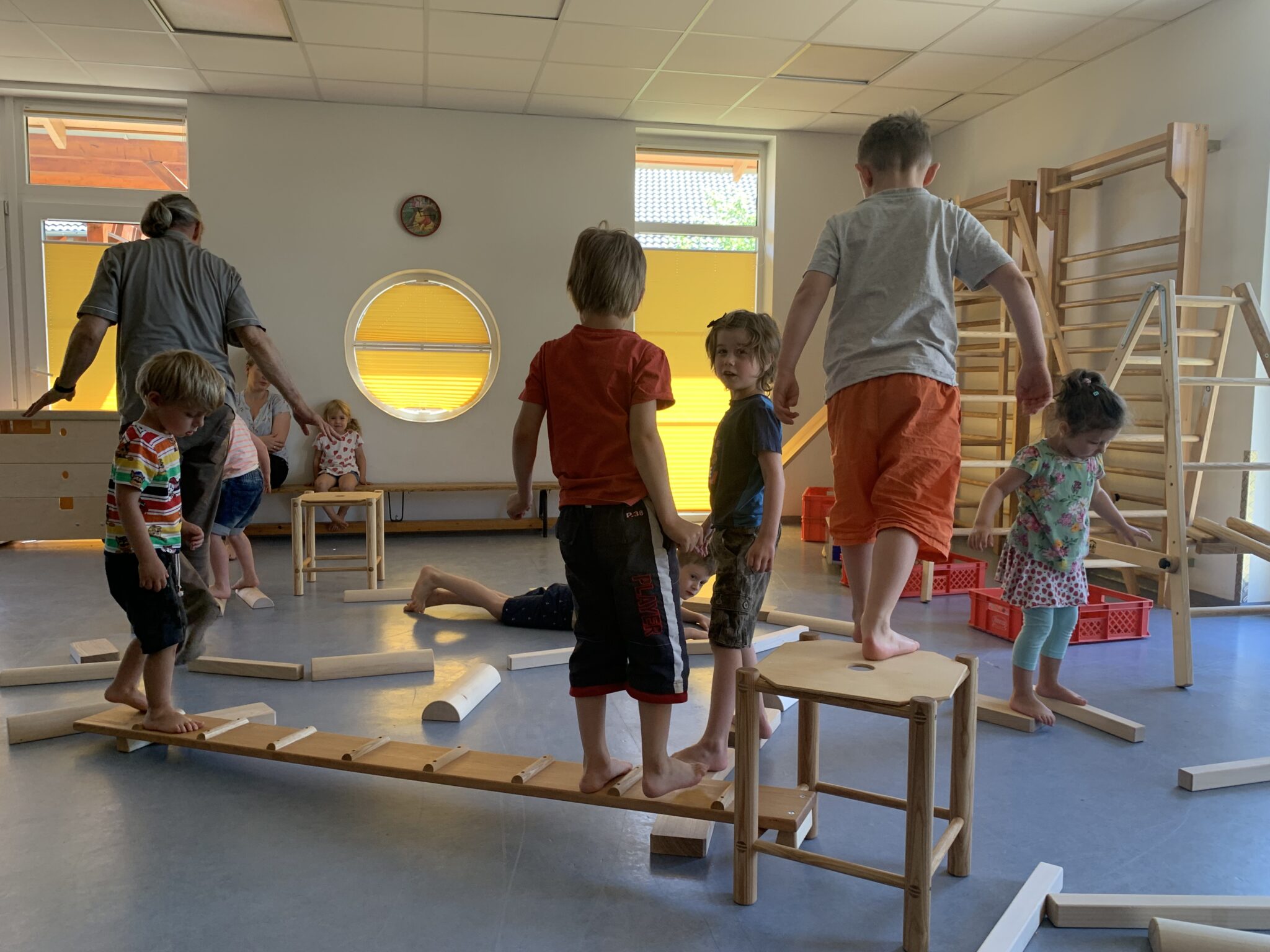 Aktuelles zur Spiel- und Bewegungspädagogik von Hengstenberg/Pikler – Michael Peter Fuchs ...